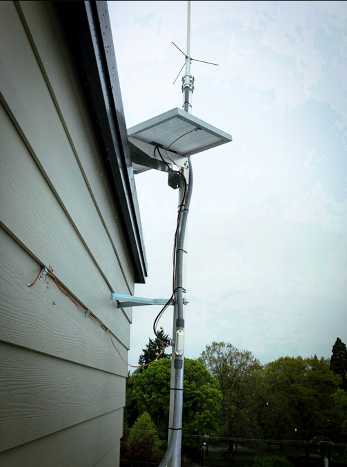 Solar Powered Subscriber - AES Corporation